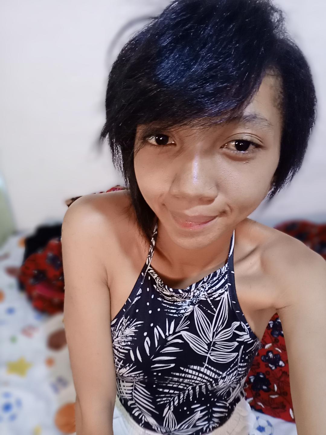 Michou Young Women 22 Years Old